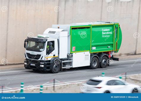 Automatic Garbage Collector From The Surface Of The River Editorial