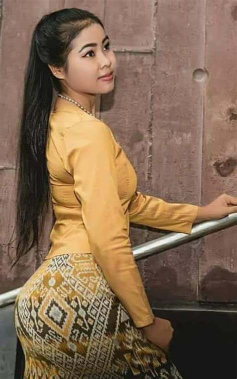 ဆရာမ မိုးသႏၱာ