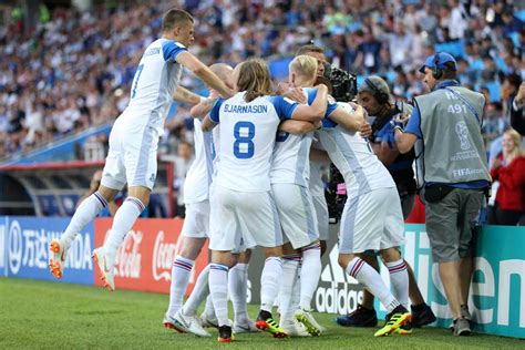 W杯初出場アイスランド、国内で空前絶後の熱狂 アルゼンチン戦視聴率が996％を記録 フットボールゾーン