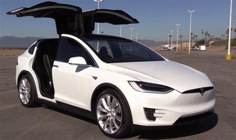 테슬라 “전기차 ‘모델 X 부품이 없어서 못 팔았다” 인사이트