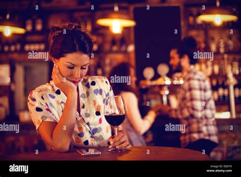 Man Mobile Ignoring Woman Hi Res Stock Photography And Images Alamy