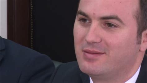 Министерства за политички пазар наместо за спроведување проекти министри се менуваа како