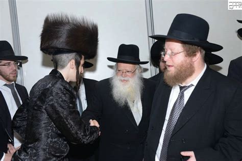אמן הרגש מוטי שטיינמץ התחתן אמש • צפו בחדרי חרדים