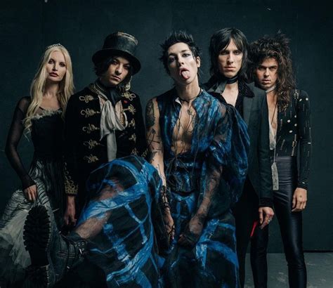 Pin De Hellen Em Palaye Royale