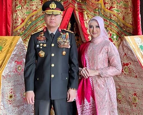Sosok Merthy Kushandayani Istri Cantik Irjen Teddy Minahasa