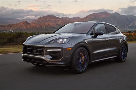 강남 엄마들의 평생 드림카 포르쉐 신형 카이엔 출시