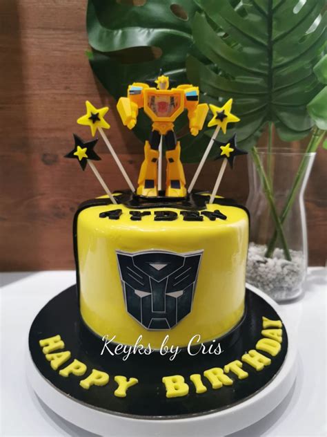 Bumble Bee Transformer Cake