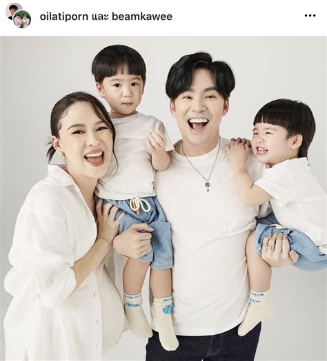 ครั้งแรก พ่อบีม แม่ออย อวดภาพพร้อมหน้า 6 คน กับลูกๆ ฝาแฝดครอบครัวตันจรารักษ์