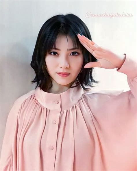 【芸能人】浜辺美波ちゃんのスーパーぐうシコえちえち画像谷間あり！？ まとめtok 芸能人 浜辺 女性