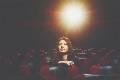 映画館はおばけが出やすい 1人で映画を観に行くときはココに注意 占いtvニュース