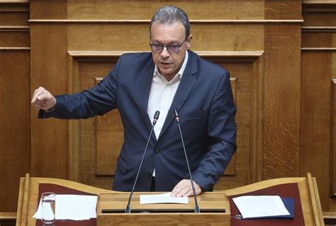 Φάμελλος Ο Βορίδης εκτός από σκιώδης πρωθυπουργός παίζει και τον ρόλο