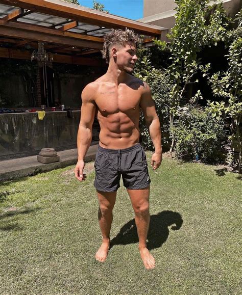 Raimundo Cerdas Feet