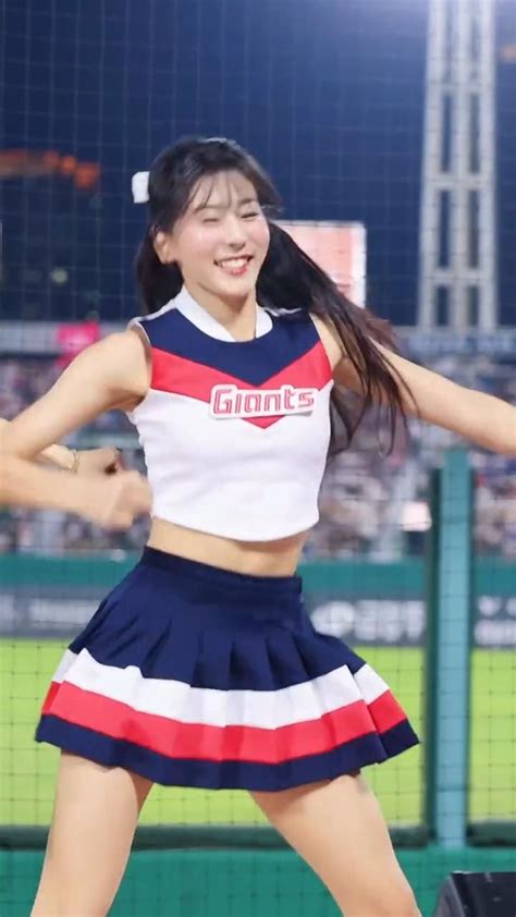 Na Giyon ナ・ギョン 女の子 ポーズ 女性 動画 チアガール
