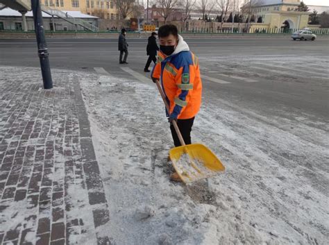 龙头新闻 生活报视频丨城市美容师郭瑞峰凌晨2点到岗清雪9点才囫囵吃口面包