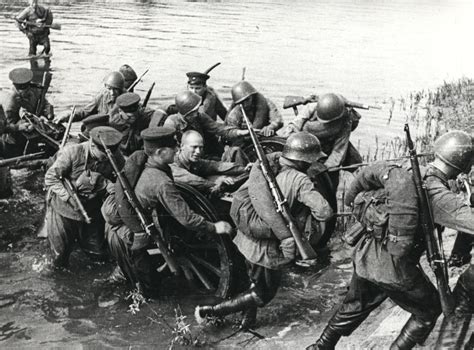 Red Army Soldiers Are Crossing The Ugra River 1941 Soviet Soldiers