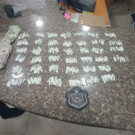 POLICÍA APREHENDE A UNA PERSONA CON PRESUNTA DROGA EN SAN MIGUELITO