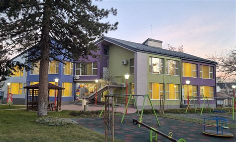 Откриха новата сграда на Детска градина Червената шапчица в Търговище