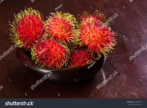 1 317 Imágenes De Mamon Imágenes Fotos Y Vectores De Stock Shutterstock