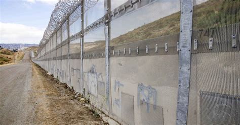 The Wall How Long Is The Us Mexico Border