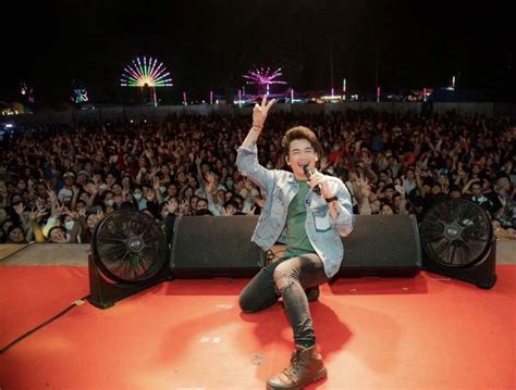 บันเทิง แรงทั้งอัลบั้ม‘เบียร์ พร้อมพงษ์เฮ ยอดวิวฟาดไป 60 กว่าล้าน