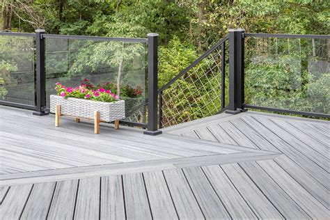 Trex Signature® Glass And Mesh Railing Design Trex
