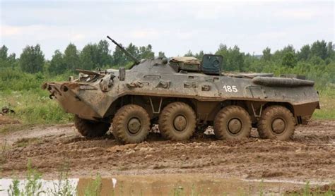 Українські військові захопили ворожий БТР із вкраденими речами жителів Фото Новости Section