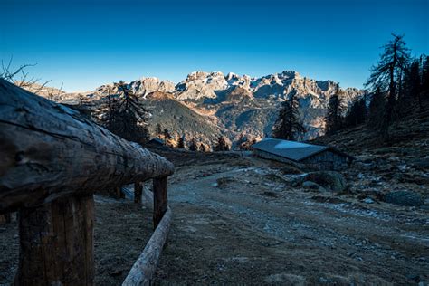 마돈나 디 깜 피 글 리오에서 Brenta Dolomites 0명에 대한 스톡 사진 및 기타 이미지 0명 가을 경관