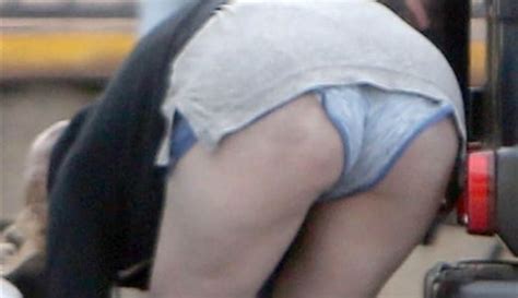 Iggy Azalea Gets Arrested For Showing Her Dumpy Ass