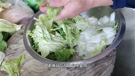 饭店里的醋溜白菜之所以好吃，是因操作手法很重要大厨今天教你。 Youtube