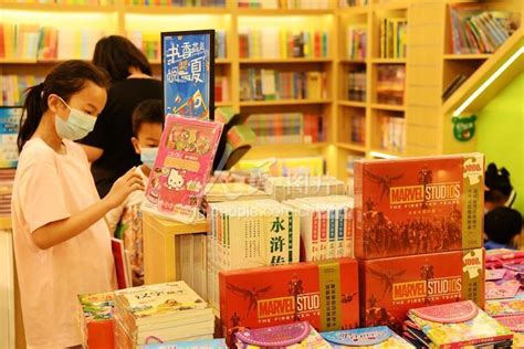 河北广平：书香伴假期 人民图片网