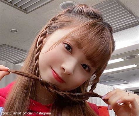 Niziu ミイヒ、じつはチョー強気な性格！？ 挑発したり、意地悪そうにほほえんだり・・どんなゲームでも本気で取り組む闘争心むき出しの表情が