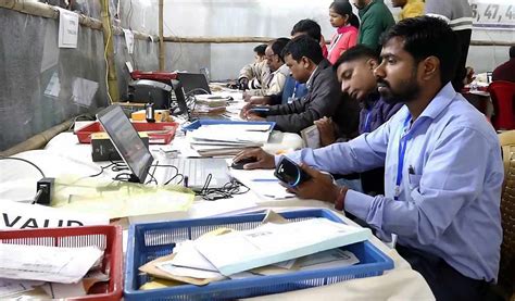 Jharkhand Assembly Polls Bjp Leading In 25 Jmm Ahead In 10 Telangana