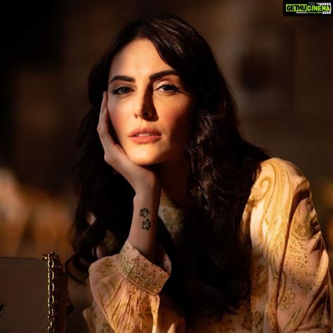 Mandana Karimi Instagram She Is All Things Beautiful First She Herself ☀️ Punny Leone