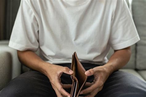 国民健康保険の支払いがつらい「年収600万円」男性。軽減できる方法はあるのか Limo くらしとお金の経済メディア