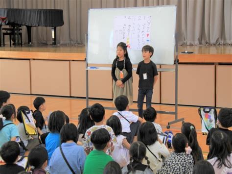 1年生と一緒に学校探検