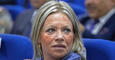 Oud Minister Van Defensie Hennis Aan De Slag Voor Vn In Libanon