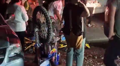 Jovencito En Moto Sube A Quinceañera Del Bachi Para Mostrarle Sus