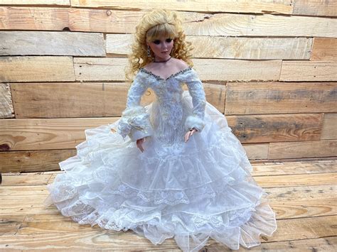 Lot Rustie Porcelain Doll