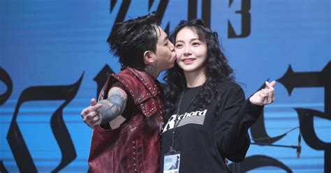 聞大s離世謝和弦夫婦陷低潮 考慮取消演唱會 對2事有共識 東森最即時最快速新聞