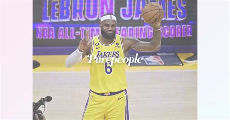 LeBron James légende du basket qui est Bronny son fils très beau gosse et futur star de la