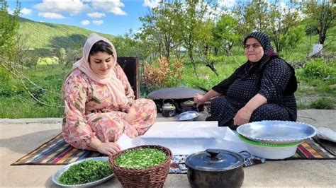 غذای خوش پخت دهاتی؛ طبخ آش جذاب این دوتا خانم بختیاری به سبک و سیاق ناب