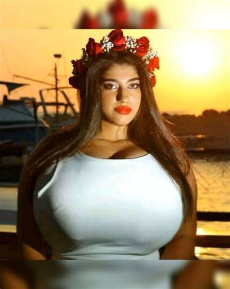 Plus Size Model Yuval Levy Wiki American Plus Size Model Biography