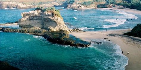 Wisata Pacitan Pantai Klayar Sajikan Panorama Alam Yang Memesona