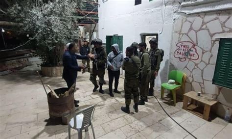 جيش الاحتلال يغلق مقرّ شباب ضد الاستيطان في الخليل فلسطينيات عرب 48