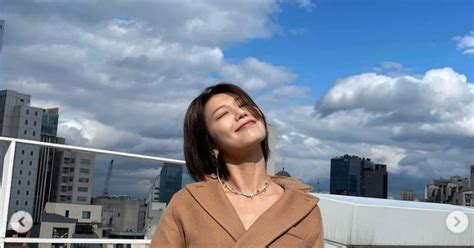 정경호♥ 최수영 맨살에 코트만 걸쳤나일자쇄골극세사 각선미 실화