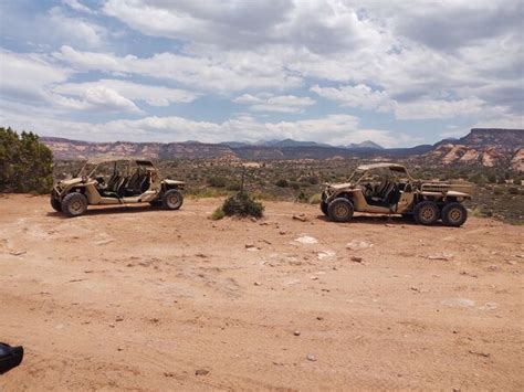 Polaris Pitching 6×6 Light Tactical Vehicle To Usmc Special Operations