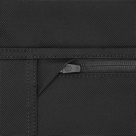 Victorinox Mala Transversal Compacta Mythic Em Preto 653454
