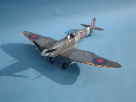 Spitfire Halinski Paper Modelers Gallery