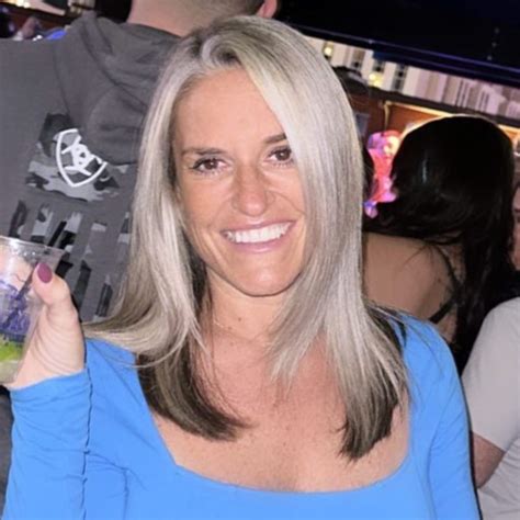 Susanne Feusi Sales Consultant Ideal Image Linkedin