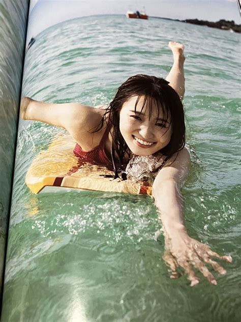 菅井友香 櫻坂46 写真集 1st フィアンセ 卒業 大切なもの 帯 応募券あり 第1刷 2冊セット 欅坂46 両方 水着あり ポストカード